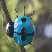 China Small Metal Ladybird Garden Ornaments Artistic Metal Ladybug Wall Decor for sale