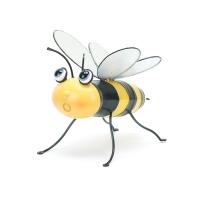 China Outdoor Metal Yard Ornaments Textured Lifelike Bee Metal Decor With Glass Wings for sale