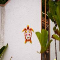 China Metal Hanging Animal Garden Ornaments - Turtle, Bee, Bird, Gecko Designs with 100 Piece MOQ and Waterproof Outdoor Durability for sale