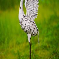 China Creative Metal Crane Bird Lawn Art Lifelike And Weatherproof for sale