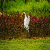 China Creative Metal Crane Bird Lawn Art Lifelike And Weatherproof for sale