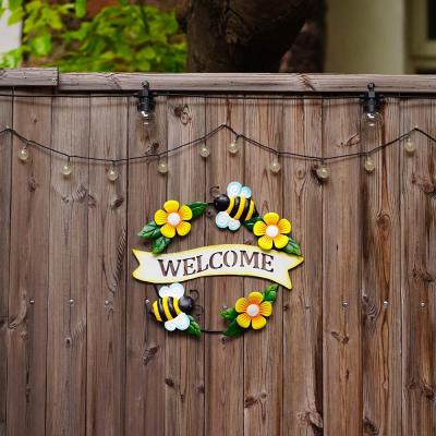 China Custom Metal Wall Hanging Ornaments with Bee Pattern - Handmade Welcome Slogan Decor in Multiple Colors, 100pc MOQ for sale