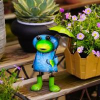 China Customizable Metal Garden Ornaments - Frog in Raincoat Design, Weatherproof & Rustproof, Minimum Order 100 Pieces for sale