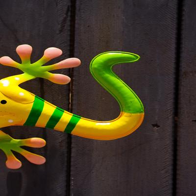 China Outdoor Metal Lizard Wall Decor - Customizable Gecko Metal Art with 800pcs MOQ and 60-80 Day Delivery for sale