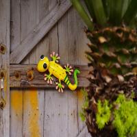 China Outdoor Metal Lizard Wall Decor - Customizable Gecko Metal Art with 800pcs MOQ and 60-80 Day Delivery for sale