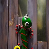 China Colorful Outdoor Metal Lizard Wall Art - Weatherproof Iron Gecko Decor in Small & Medium Sizes for sale