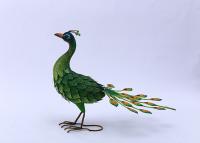 China Green Metal Peacock Lawn Ornament Modern Animal Garden Decoration for sale