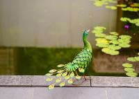 China Green Metal Peacock Lawn Ornament Modern Animal Garden Decoration for sale
