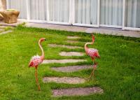China Metal Pink Flamingo Garden Ornament Set of 2 - Steel Construction with Weather-Resistant Finish for Outdoor Decoration for sale