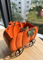 China Reusable Metal Pumpkin Carriage Harvest Decorations - Waterproof Outdoor Autumn Festival Ornaments in Small, Medium, Large Sizes for sale