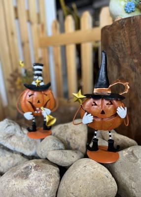 China Small/Medium Metal Jack-O-Lantern Halloween Ornaments - Lightweight Outdoor Decor in Orange, Brown, Yellow Colors for sale