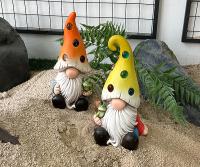 China Colorful Polyresin Garden Ornaments - Rustproof UV-Resistant Outdoor Decor in Various Sizes 500pcs Minimum Order for sale