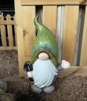 China Custom Magnesium Oxide Garden Gnome Statue with Weatherproof Design - 100pcs MOQ, 60-80 Day Delivery for sale