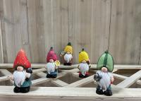 China Custom Ceramic Garden Gnome Statues - Handmade Pottery Ornaments with 500 Piece MOQ and 60-80 Day Production for sale