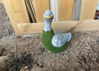 China Handmade Ceramic Garden Ornaments - Custom Chicken Duck Pottery Decorations with 500 Pieces MOQ and Various Sizes for sale