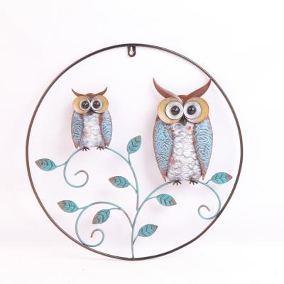 China Handmade Metal Wall Hanging Decor with Round Frame - Owl, Flamingo, Bird Designs, Custom Sizes 100pc Minimum Order for sale
