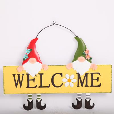 China Modern Santa's Welcome Wall Hanging Ornaments - Custom Metal/Resin Decor with 100pc MOQ and 60-80 Day Delivery for sale