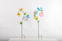 China Handcrafted Metal Outdoor Garden Decorations Durable Flower Inserts Customizable for sale