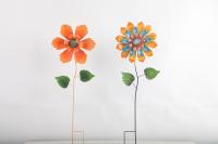 China Handcrafted Metal Outdoor Garden Decorations Durable Flower Inserts Customizable for sale