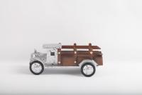 China Garden Ornaments Style Metal Garden Ornaments Environmental Protection Trucks OEM for sale
