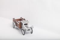 China Garden Ornaments Style Metal Garden Ornaments Environmental Protection Trucks OEM for sale