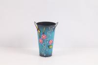 China Highly Durable Patio Metal Decor Vase Rustic Style Colorful Crafts for sale