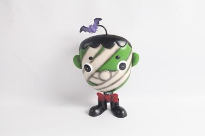 China Metal Halloween Frankenstein Ornament Swang Statue Tabletop Decor - Small/Medium Sizes in White/Green/Black Colors for sale
