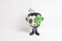 China Metal Halloween Frankenstein Ornament Swang Statue Tabletop Decor - Small/Medium Sizes in White/Green/Black Colors for sale