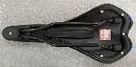 China Waterproofing Leather Road Bike Saddle 250g Ergonomic  Design for sale