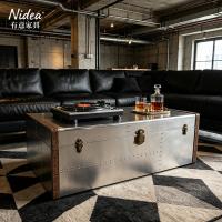 China Industrial Aviator Aluminum Coffee Table Vintage Riveted Metal Storage Trunk Chest Lift-Top Industrial Style Living Room Table for sale