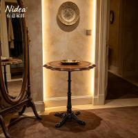 China Vintage Bistro Side Table Faux Wood Scalloped Edge End Table with Heavy Cast Iron Base Retro Round Accent Table for sale