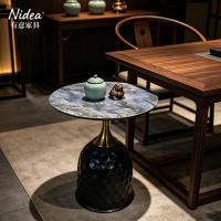 China Luxury Round Accent Side Table Faux Stone or Glass Top with Hammered Metal Base Decorative Bedside Coffee Table for Living Room for sale