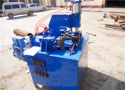 China Beautiful Crimped Wire Grid Wire Mesh Welding Machine Pneumatic Drive Type for sale