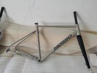 China Wide Tire Stock Gravel Bike Frame 700x45c Lightweight Beach Bicycle for sale