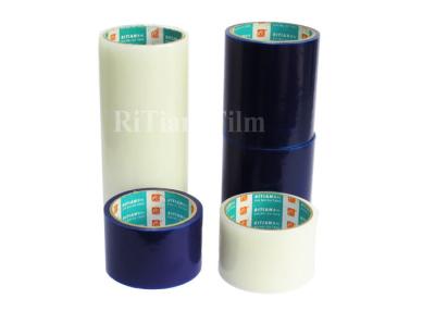 China PE Material UV Resistant Plastic Surface Protection Film Roll 95% Transmittance Good Stickiness for sale
