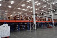 China Industrial Q235B Steel Mezzanine Platform with 200-500kg/㎡ Load Capacity and Customized Powder Coating for sale