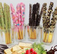 China 1300kg/h Chocolate Enrober Machine with Air Cooling for Pocky Sticks Double Coating Production Line - 800-1200 Sticks/Min for sale