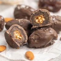 China 30kg Chocolate Enrober Machine with 3.2m Cooling Tunnel - 150-200kg/hour Production Capacity for sale