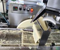 China Small Chocolate Enrober Machine for Pet Food Coating 200mm Belt Width 1.8KW Power for sale