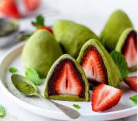 China Automatic Strawberry Mochi Machine with Whole Fruit Handling, 1000-5000 pcs/hr Capacity, 220V/380V Power for sale