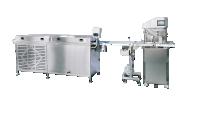 China Small Chocolate Tempering Machine 60kg/h with Cooling Tunnel 220V 304 Stainless Steel for sale