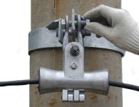 China DA-ADSS-SC Series ADSS Cable Suspension Clamp with 30-50KN Load Capacity for 100-600m Spans for sale