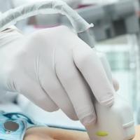 China EN455 S-XL White Disposable Medical Latex Gloves Good Feeling for sale