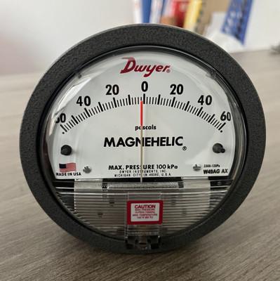 China Dwyer Series 2000 Magnehelic Differential Pressure Gauge with ±2% FS Accuracy and Frictionless Magnetic Movement for 20-140°F Applications for sale