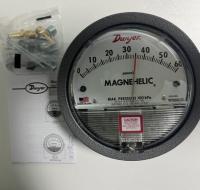 China Dwyer Series 2000 Magnehelic Differential Pressure Gauge with ±2% FS Accuracy and Frictionless Magnetic Movement for 20-140°F Applications for sale