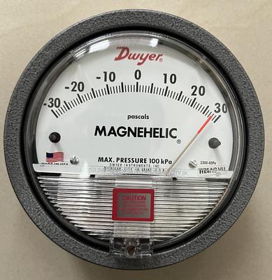China Dwyer 2300 Series Magnehelic  Differential Pressure Gauge for Clean Rooms for sale