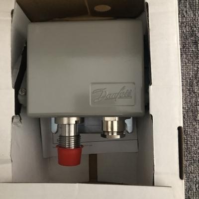 China Danfoss EMP 2 Series Pressure Transmitter 0-10 Bar 4-20 mA Output for sale