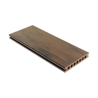 China Worldwide Real Wood Aesthetics Capped Composite Decking Fast Shipping for sale