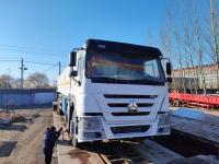 China Sinotruk 8x4 35000L Fuel Tank Truck for Oil Gas Diesel Transportation 351-450hp for sale