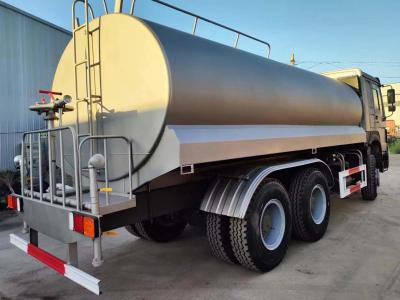 China Sinotruk HOWO 380HP Watering Truck 12.00R20 Radial Tire 30000kg GVWR for Business for sale